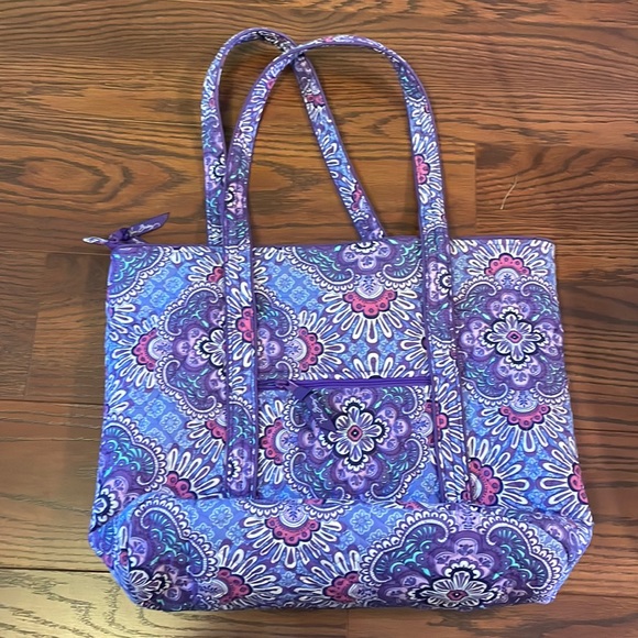 Vera Bradley | Bags | Limited Edition Color Vera Bradley Tote Bag ...